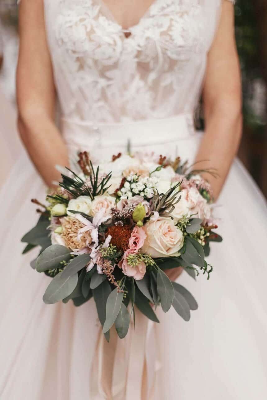 Bride Bouquet Styles: A Guide for the Perfect Wedding Bouquet