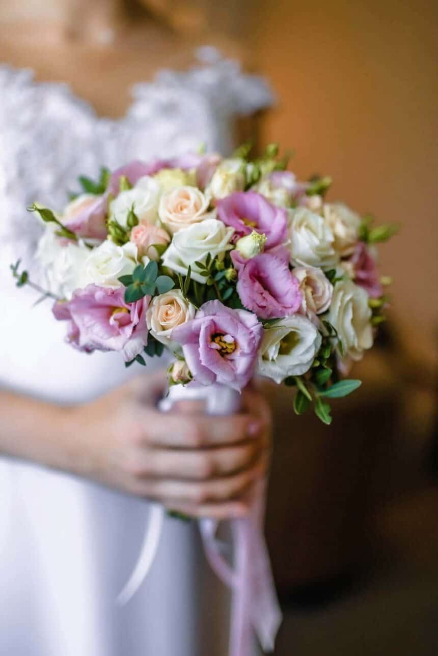 Bride Bouquet Styles: A Guide for the Perfect Wedding Bouquet