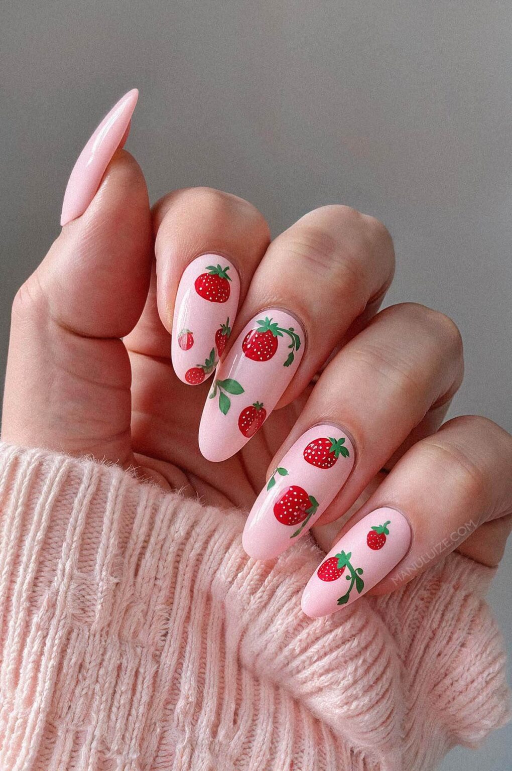23+ Strawberry Nails That Are Too Cute to Ignore